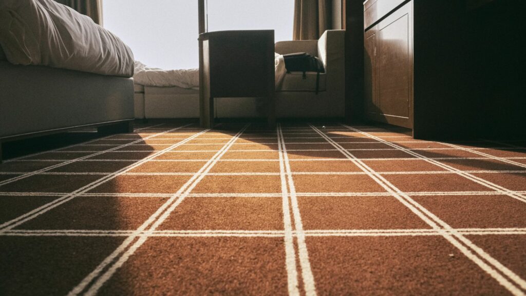 Floating vs Glue-Down Vinyl: Which Saves You More? - Towersget